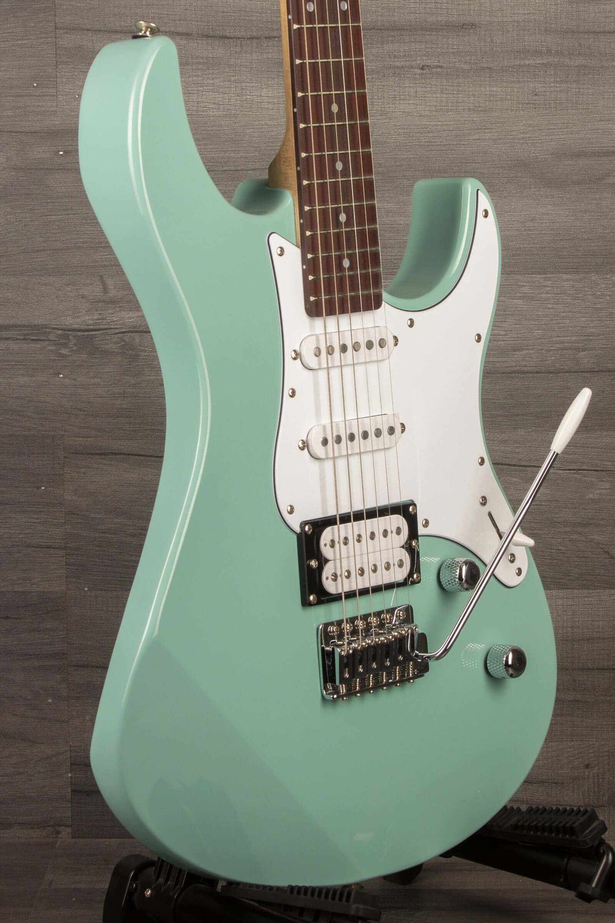 Yamaha Pacifica 112V Electric Guitar - Sonic Blue | Musicstreet guitar